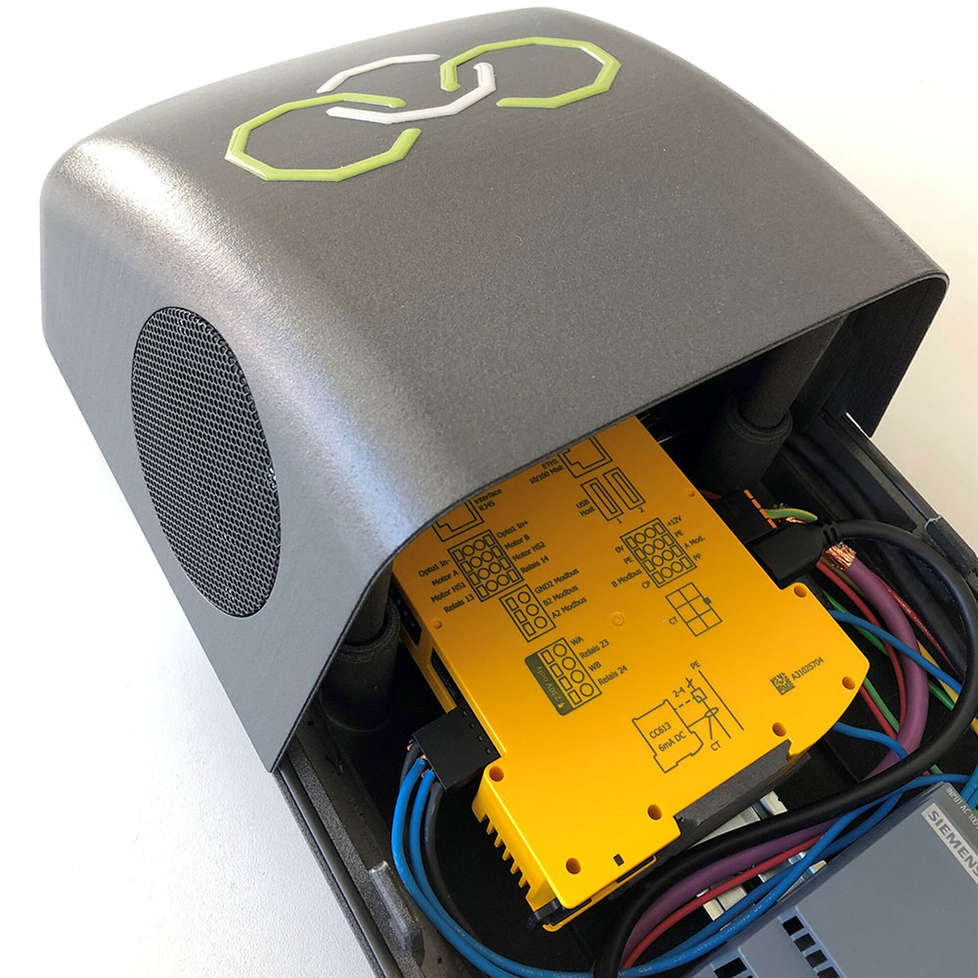 Bender Charge Controller CC613 in the dezony IQ Wallbox