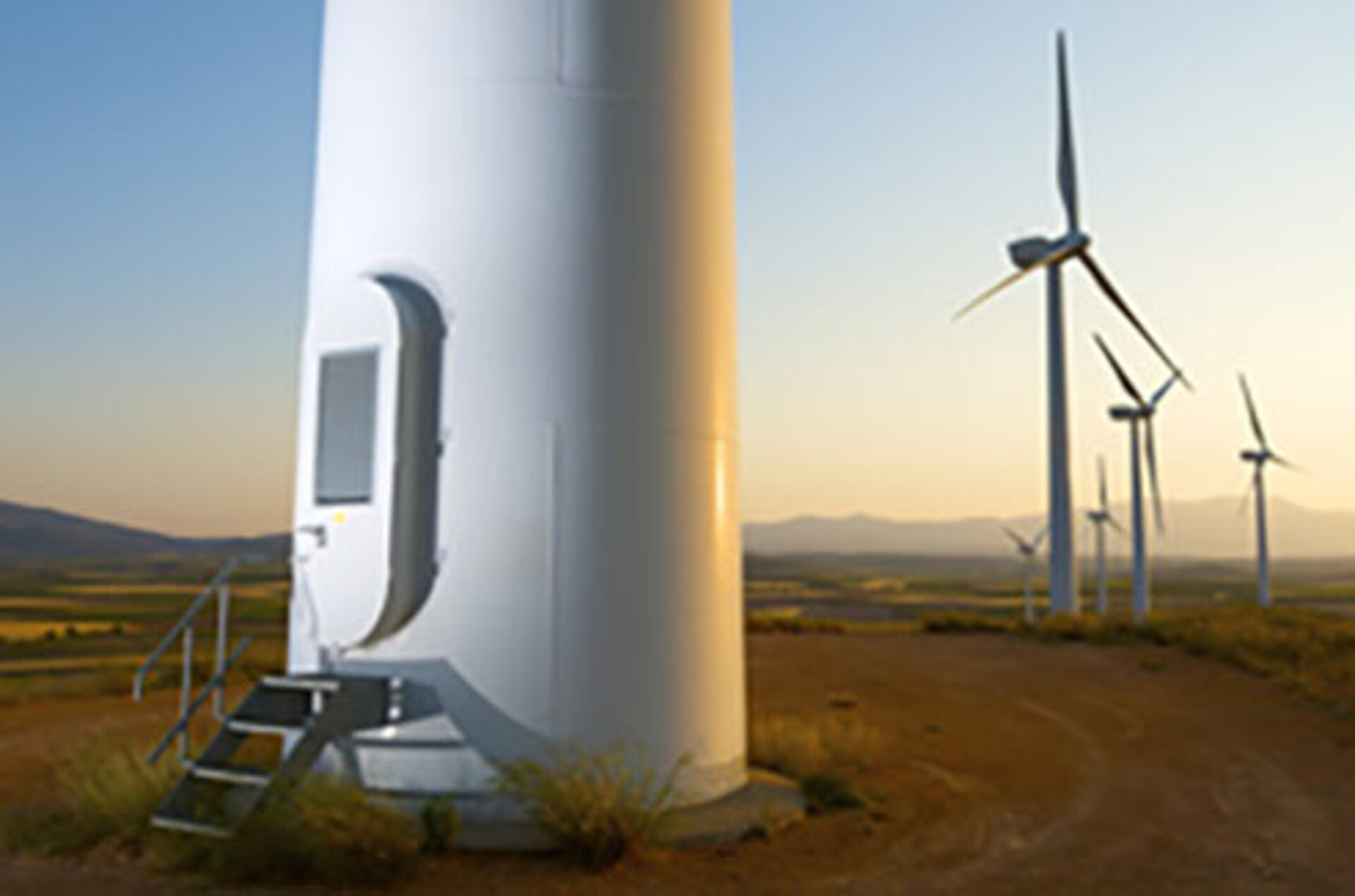 Operating wind power stations with high availability